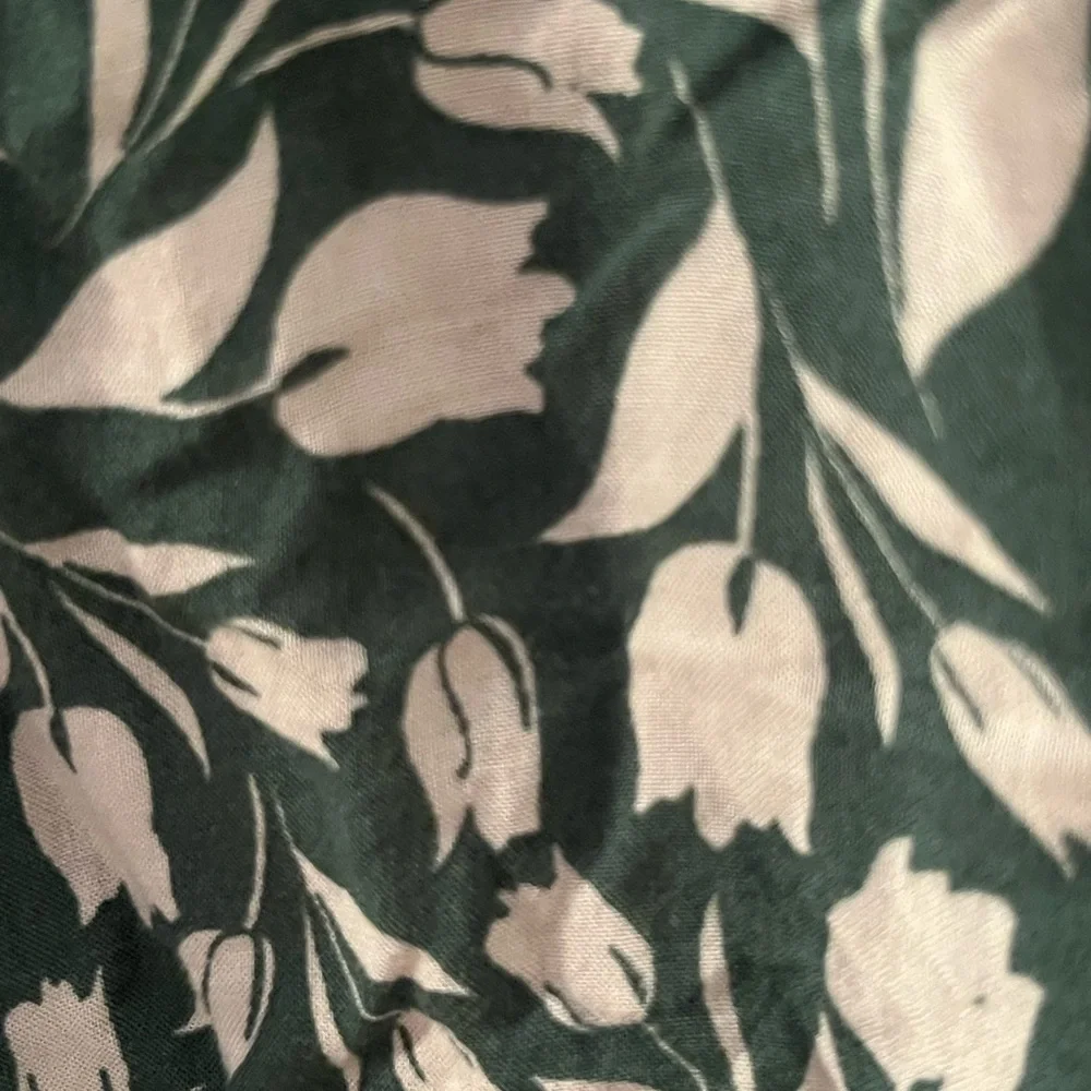 Democracy | Tops | Democracy Top M Green And Yellow Floral Jungle ...